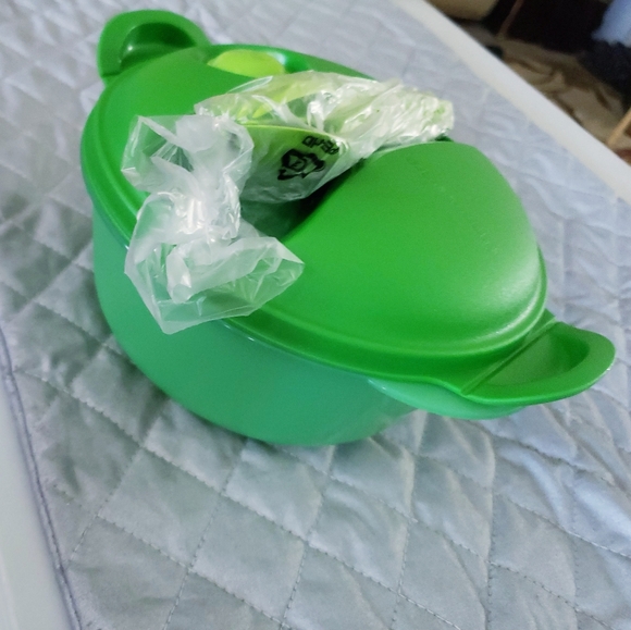 Tupperware | Kitchen | Brand New Tupperwares Hot Food Onthego Container ...